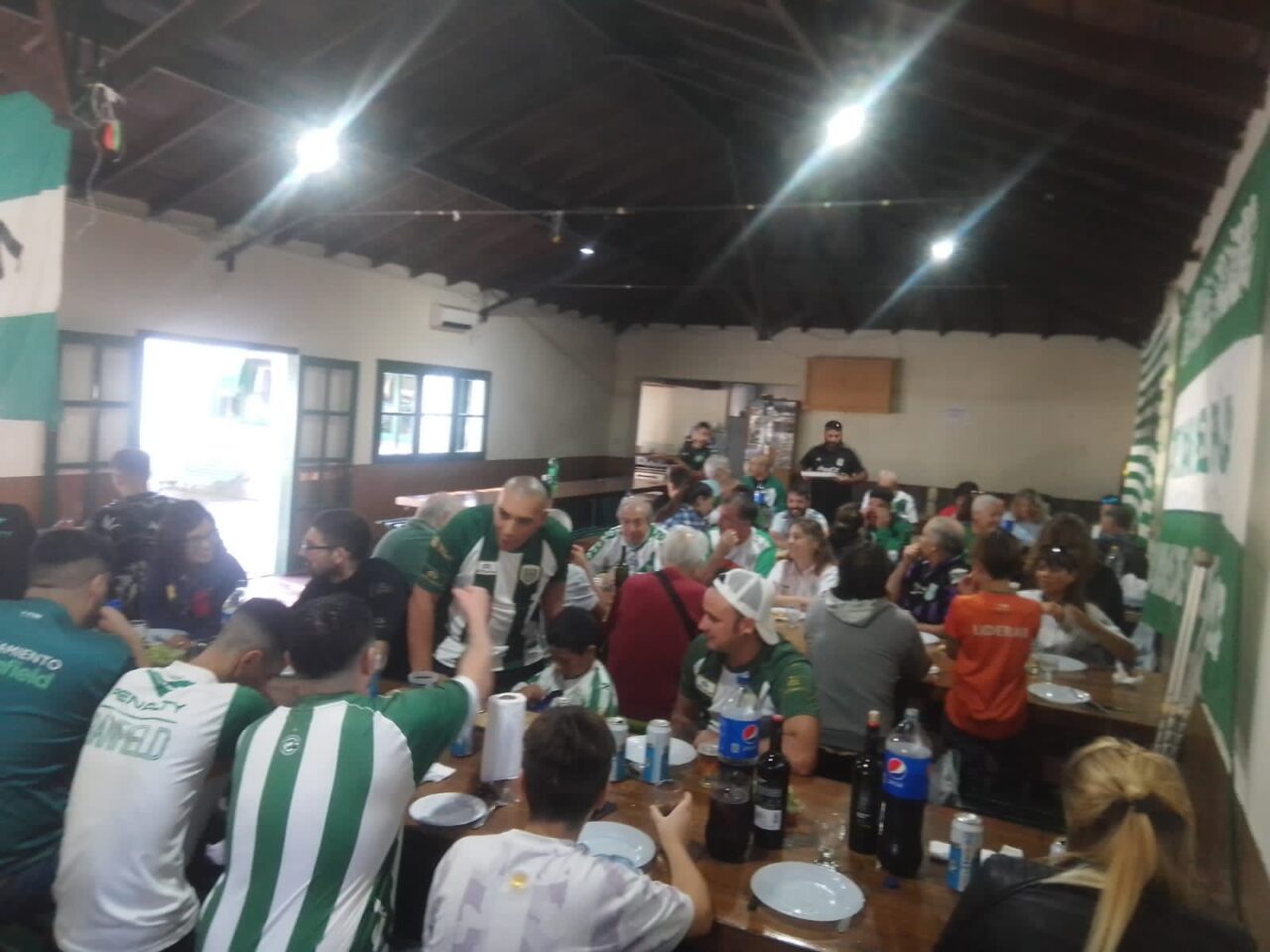 Festejo en la peña El Taladro de Mar del Plata - Club Atlético Banfield